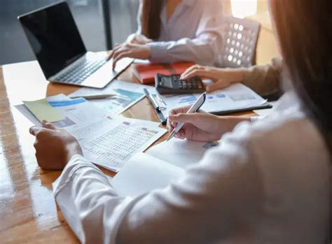 Effective Compensation Communication Best Practices For 2024