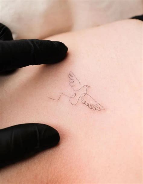 Tatouages Colombe 50 Idées Magnifiques Pour Un Symbole De Paix Et De