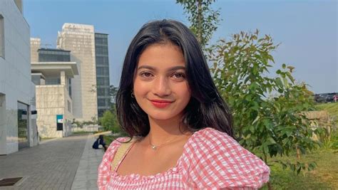 Aktris Muda Ratu Sofya Tinggalkan Rumah Demi Bapak Bapak Keluarga Bongkar Tabiatnya