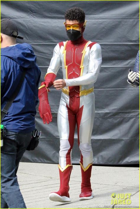 I Have To Say I Just Dont Like Barts Suit R Flashtv