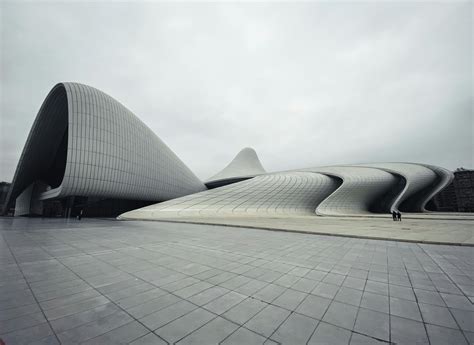 집 밖의 강철 건물 건축 경치 경치가 좋은 곡선 공공 건물 관광 구조 도시 경관 도시 탐사 도시 풍경