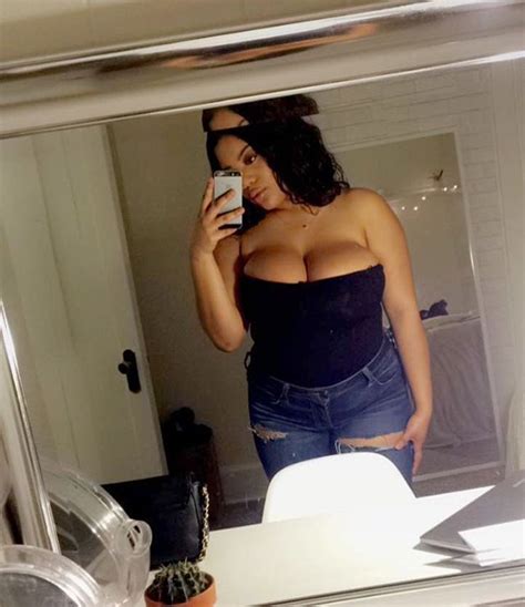 Instagram Loganberry Shesfreaky