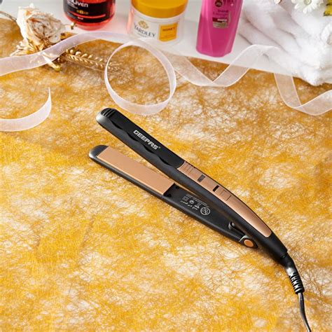 Hair Straightener With Ceramic Plates Gold And Black