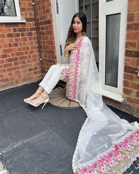 Love Her Feet R Desifootfetishvids