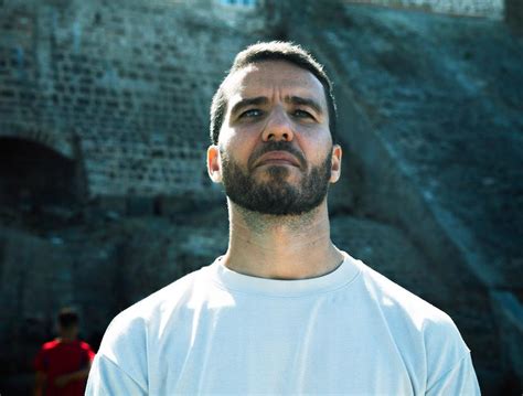 Exclusief Met Filmmaker Ish Ait Hamou In Marokko Op Zoek Naar Zijn Roots Bruzz