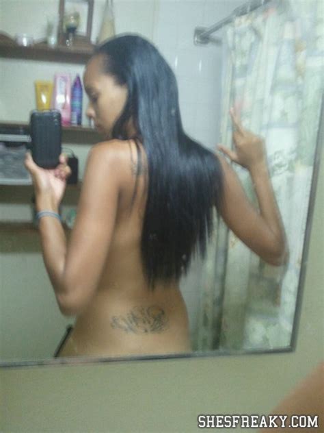 Red Velvet Shesfreaky
