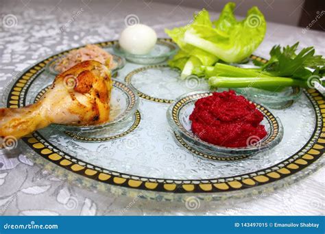 Symbolic Foods For Passover Pesach Passover Seder Plate Israel Hebrew