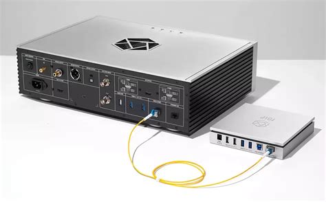 Hifi Rose RSA720 – оптический USB-хаб для стримеров