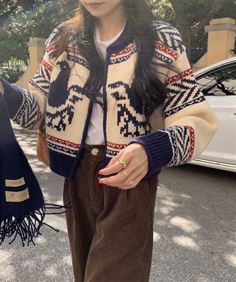모어라벨 노르딕 패턴 니트 크롭 집업 가디건
