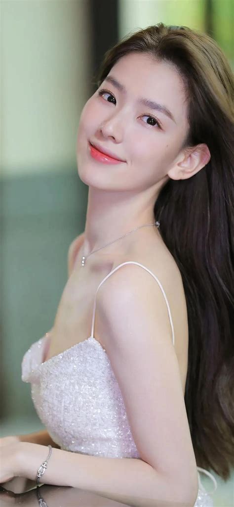 Sun Yinings Wallpaper Imedia