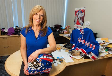 Sportsastoldbyagirl Spotlight Linda Cohn Sports As Told By A Girl
