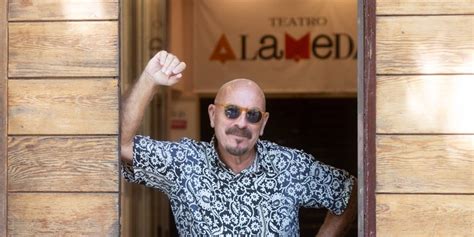 Javier Ruibal Convierte El Teatro Alameda En El Saturno Cabaret