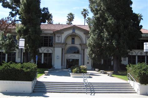 Beverly Hills 90210 This Is Torrance High School In Torra Flickr