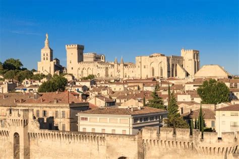 The Perfect 1 2 Or 3 Days In Avignon Itinerary The World Was Here First