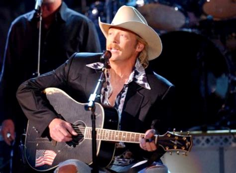 Country Singer Alan Jackson Explains Why He Stumbles Around On Stage Country Music Lane