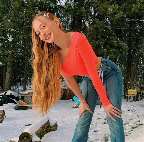 Bending Over Scrolller