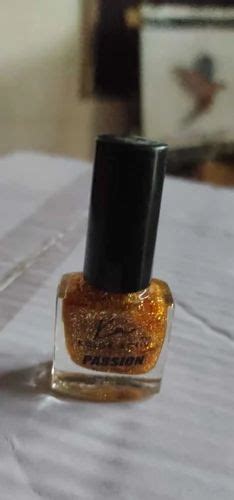 Yellow Glitter Nail Polish Shimmer Packaging Size 5 Ml At Rs 80