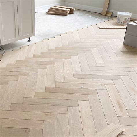 Unfinished White Oak Herringbone Flooring With Z Rise Cladding