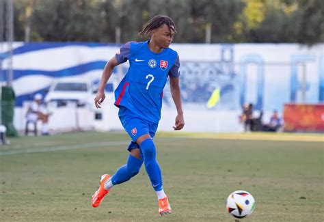 Manchester United Agree Deal To Sign Crystal Palace Youth Winger Samuel