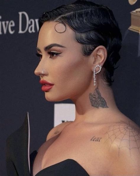 Pin By 𝓦 On Short Hair Pretty Short Hair Demi Lovato Hair Short