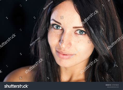 Freckles All Over Girls Face Portrait Stockfoto 1274978635 Shutterstock