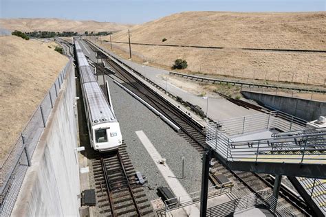 Scalding Hot Bart Tracks Caused East Bay Train To Derail This Week