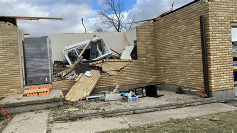 Ef2 Tornado Hit Clark County Residents Start Clean Up