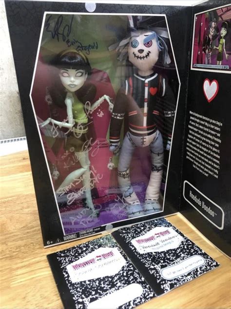 Monster High Scarah Screams Hoodude Voodoo Signed Sdcc Comic Com