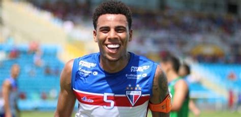 Carille Escala Gustagol E Quatro Reforços Para Encarar O Santos 1301