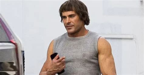 Zac Efron O Sex Symbol Que Se Transformou Num Boneco Horrendo Em Poucos Meses New In Seixal