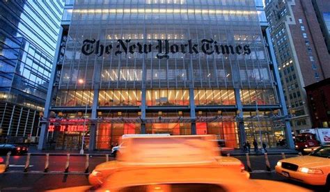 Alertă La Sediul Ziarului The New York Times Un Bărbat A încercat Să Intre Cu O Sabie în Mână și