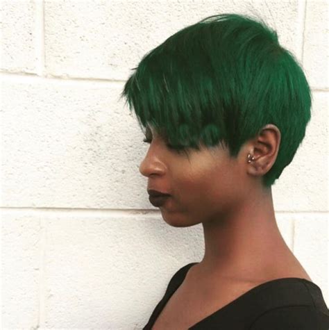 Women Dark Green Pixie Cut Wigs Synthetic Hair Fashion Green Short Wigs