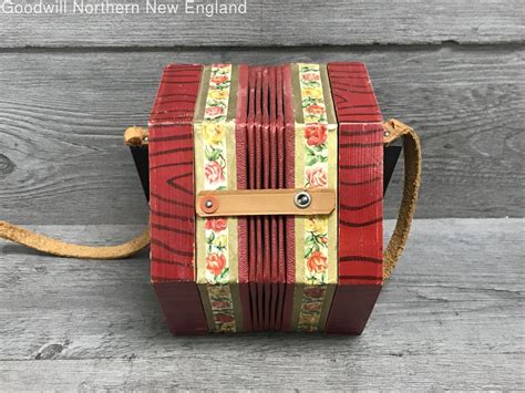 Antique 1940s Scholer Red Rose 20 Key Concertina Accordion Cosmetic