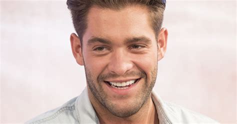 Love Islands Jonny Mitchell Forced To Delete Sexist Post Targeting Chyna Ellis After Follower