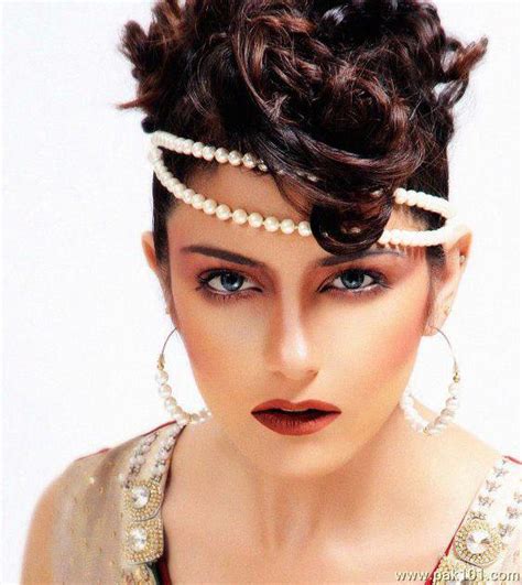 Celebrities Female Models Maya Ali Photos Maya Ali High Quality Free Download 562x630