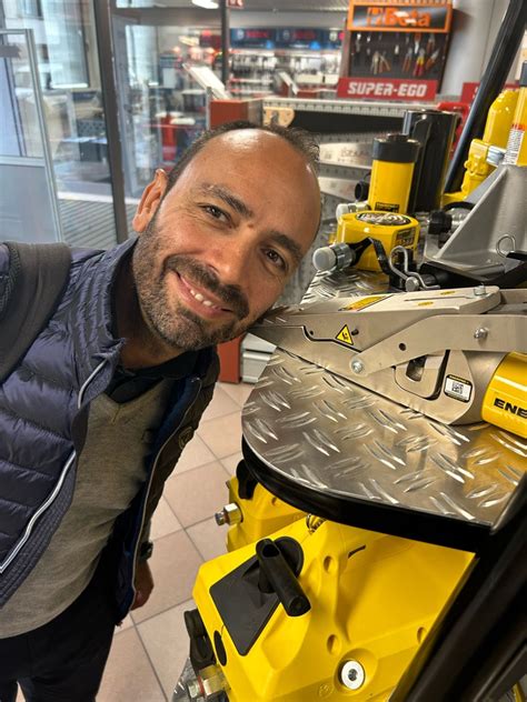 Love At First Sight Lw16 Enerpac The Tool For Everyone Luca Restani