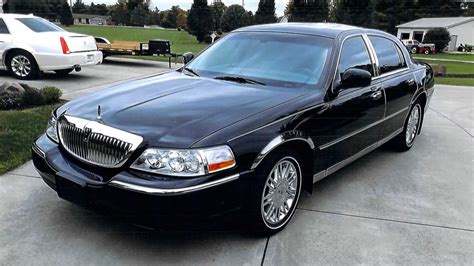 2007 Lincoln Town Car With 35k Miles Heading To Auction