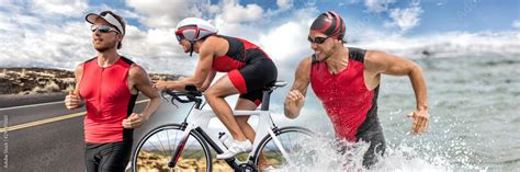 Photo Stock Triathlon Swim Bike Run Triathlete Man Running Biking