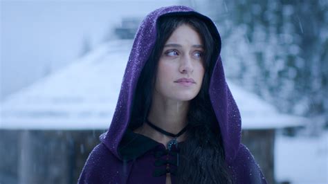 Anya Chalotra Yennefer En La Serie De The Witcher Se Une Al Dcu