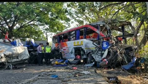 Penyebab Awal Bus Po Eka Cepat Vs Po Sugeng Rahayu Adu Banteng Hingga 4