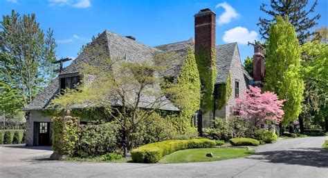 1926 Architect Wallace Frost Designed Bowen Manor In Grosse Pointe