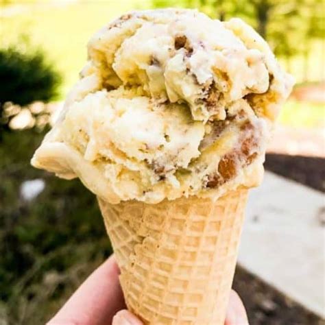 Old Fashioned Caramel Pecan Ice Cream