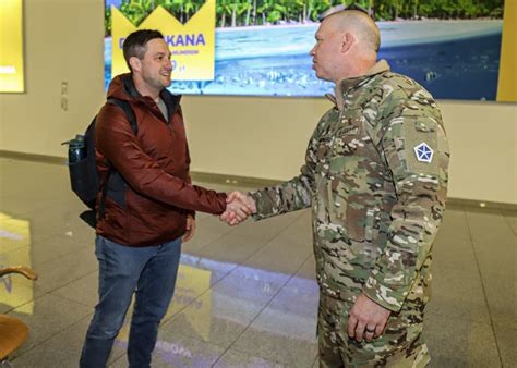 First Permanently Assigned Us Soldiers Arrive In Poland Article The