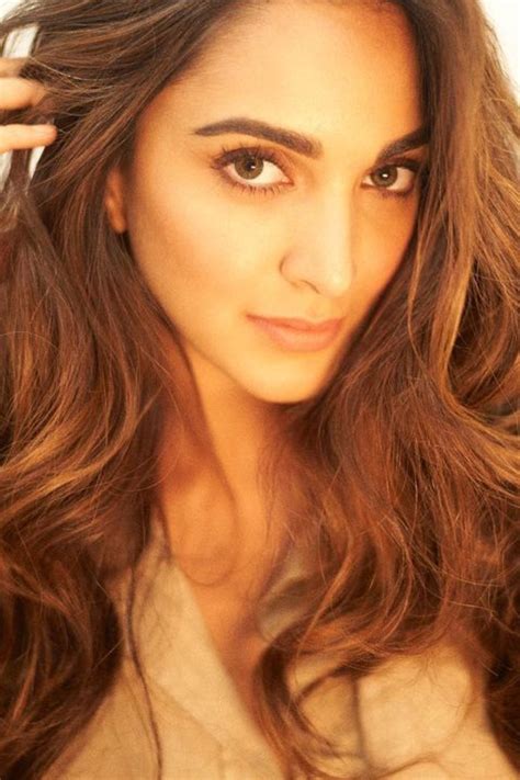 Kiara Advani Looks Mesmerising In These Shimmery Outfits Have A Look