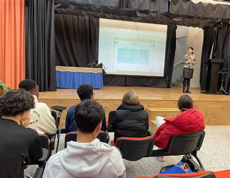 Charla De Nuestra Antigua Alumna Sofía Márquez Ies Vicente Aleixandre