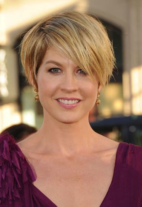 Hottest Summer Hairstyle For Women Jenna Elfman Messy Haircut