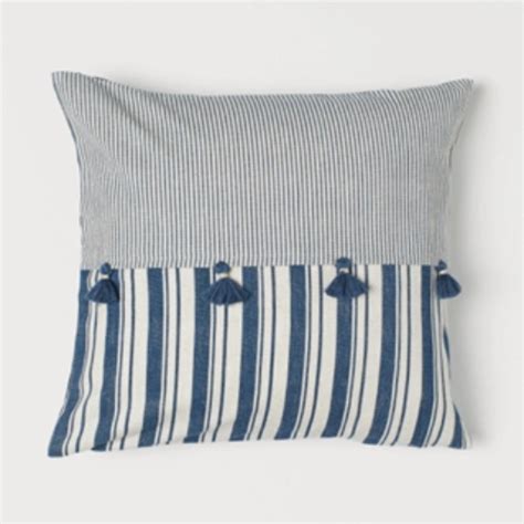 Manufactuers And Exporters Of Cushions