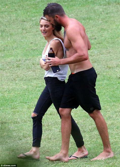 Sam Frost Cosies Up To Rumoured New Beau Dave Bashford Daily Mail Online