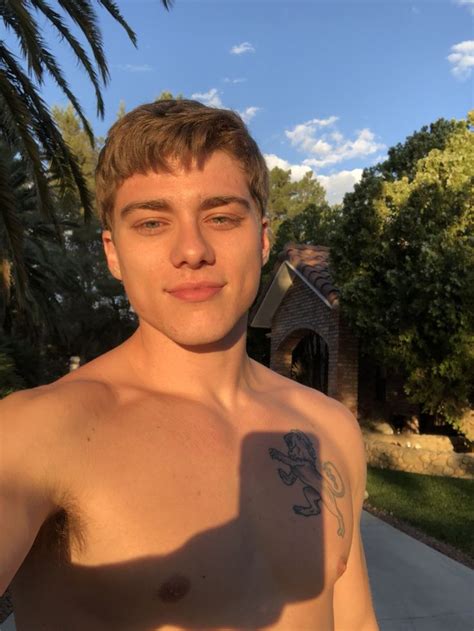 Pin By Lua Ferreira On Blake Mitchell Blake Mitchell Haircuts For Men Running Shorts Men