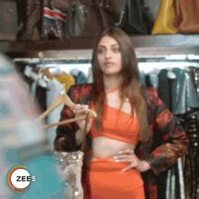 Women Taking Off Cloths S Tenor